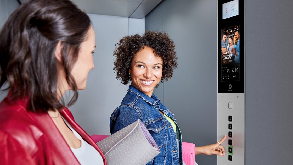 Kabinentableau mit Display | Schindler Aufzüge AG